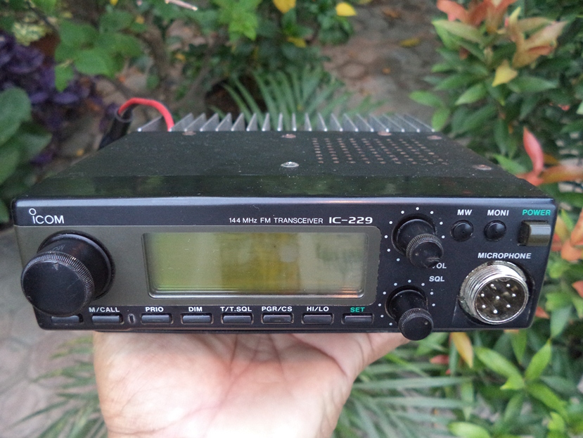 MEDAN RADIO: Icom IC-229H (terjual)