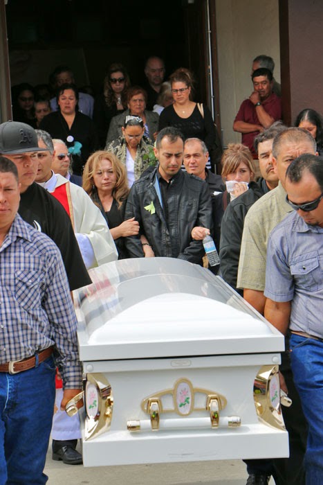 Alex Darocy Photography: Family and Friends Bid Farewell to Yanira ...