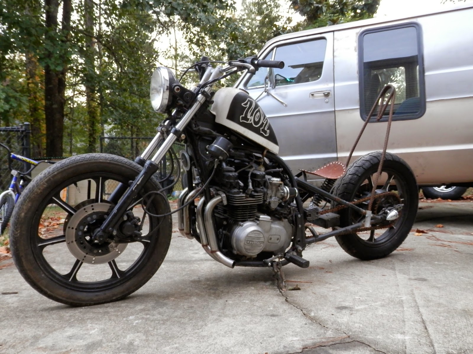 KARNAGE KUSTOMZ + custom metric choppers bobbers cafe racers yamaha xs ...