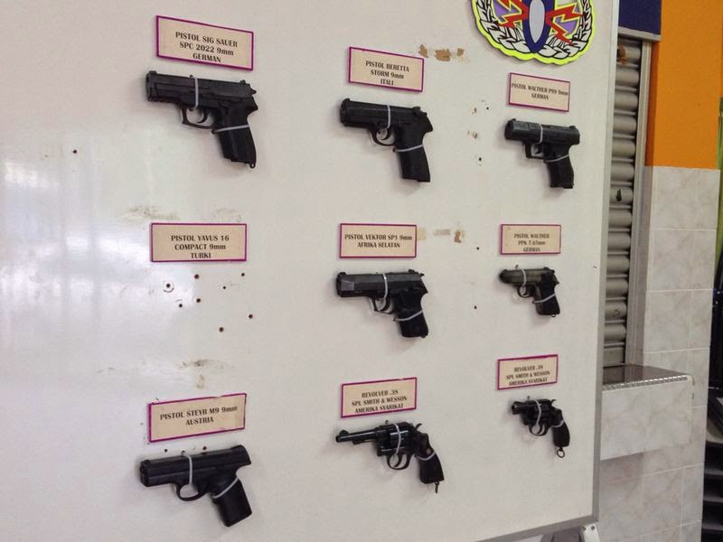 Laman Blog SK Mukah: Lawatan Kerjaya di IPD PDRM Mukah