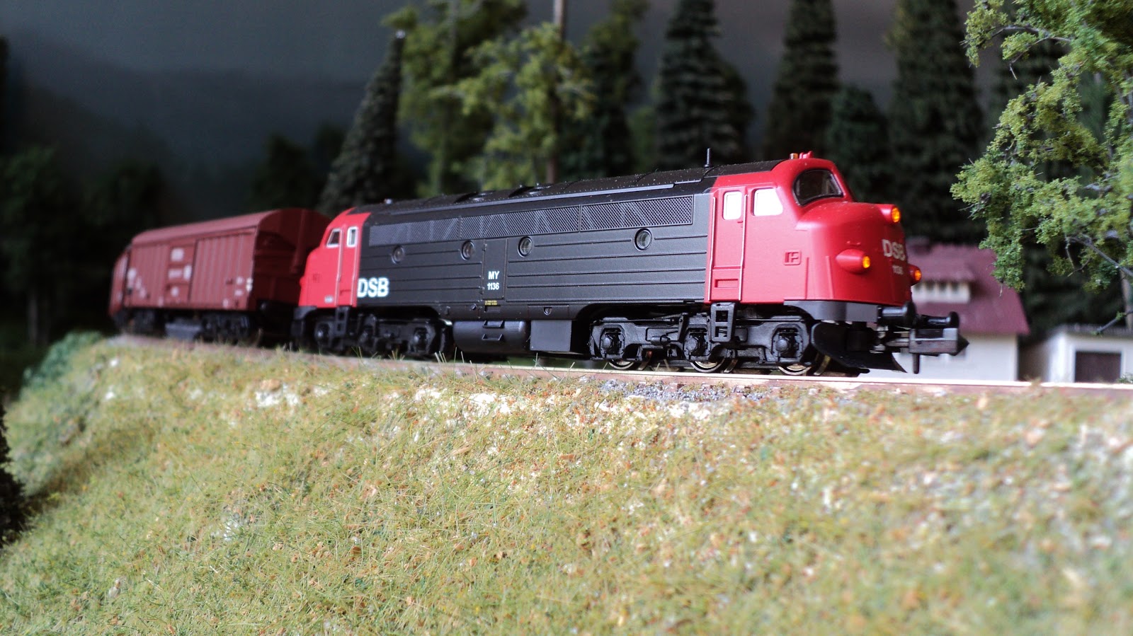 quinntopia - An N Scale blog: Locomotive Roster: Kato K2882; DSB Class ...