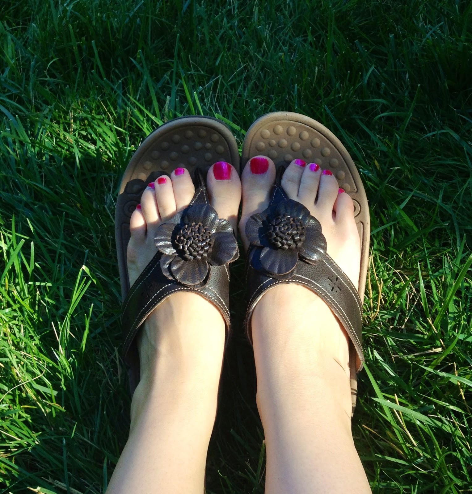 A Sandal that is GOOD for Your Feet! Therafit Sandals Review ...