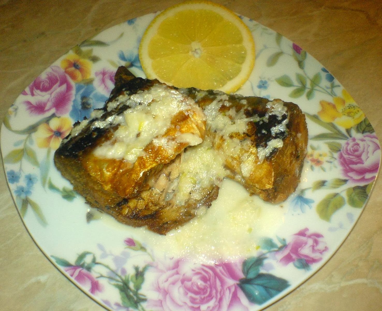 Macrou prajit cu mujdei de usturoi | Preparatedevis.ro