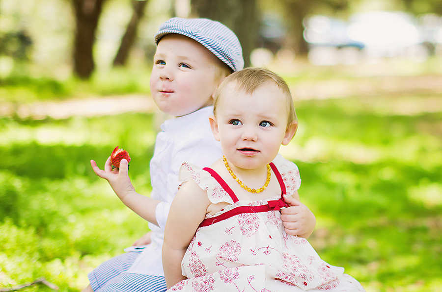 Intuitive Images Photography: Berry Cute Kids! (Yes, I went there.)