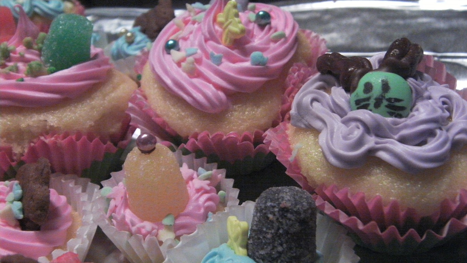 Japanese Chocolates & Other Sweets: Trist Does Deco-Choco; "Easter Edition"