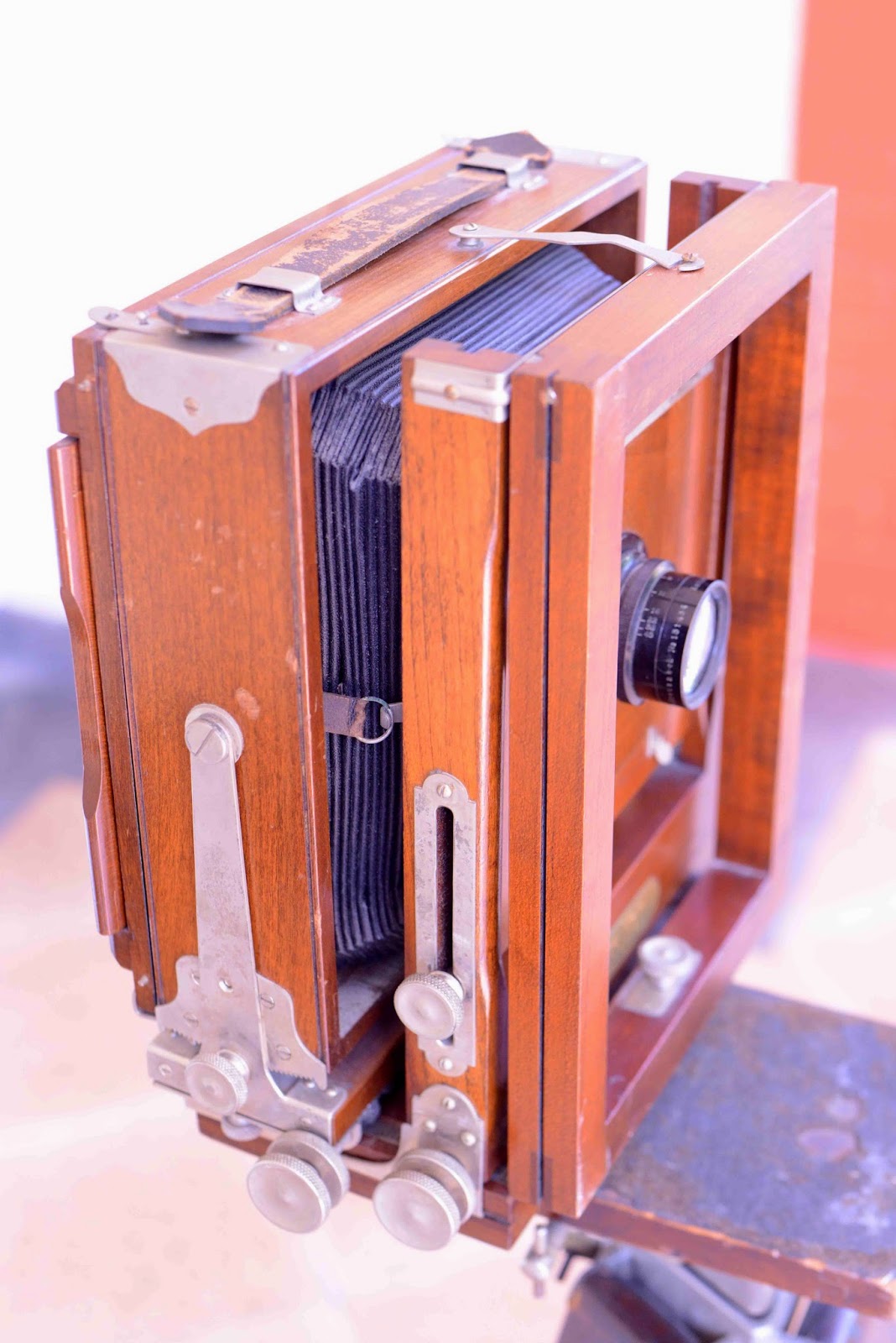 Old Vintage Gallery: Kamera Kayu Antik "Korona" made in USA Early 1900