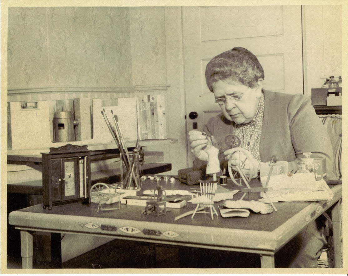 “Nutshell Studies of Unexplained Death” - the Dioramas of Frances ...