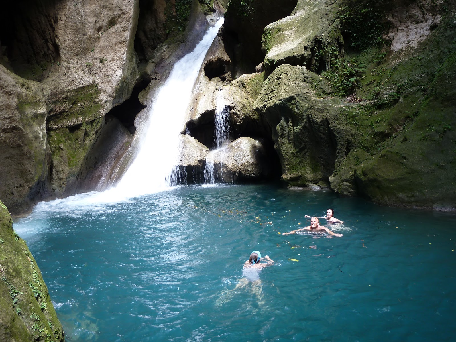 Haïti, la perle des Antilles...Mythe ou Réalité: Le Bassin bleu ...
