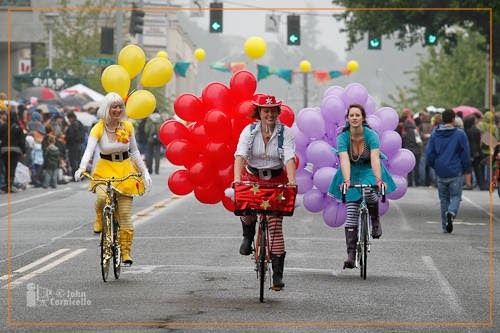 It Figures...: Seattle Solstice Parade and Painted Cyclists 2011