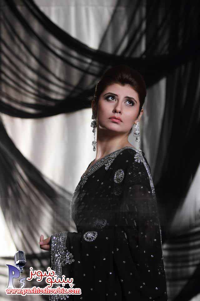 Najiba Faiz New Wallpaper in Different Style