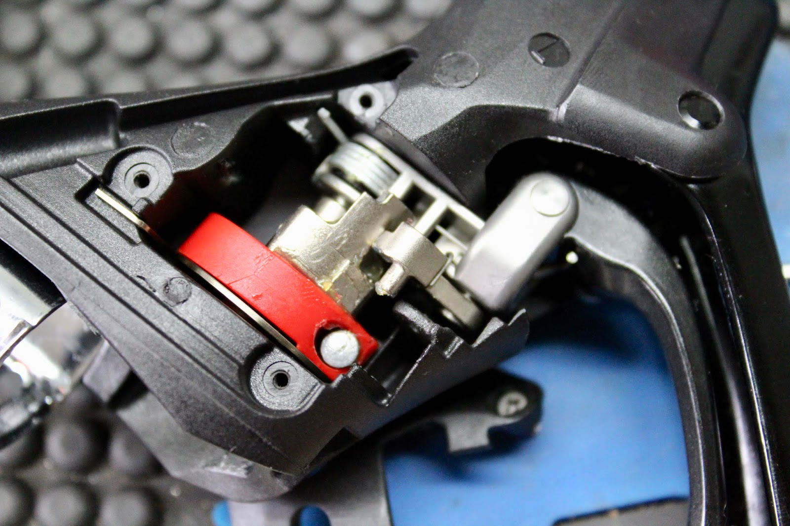How To Turn a SRAM Road Shifter into a Dropper Lever, in 5 Steps : r ...