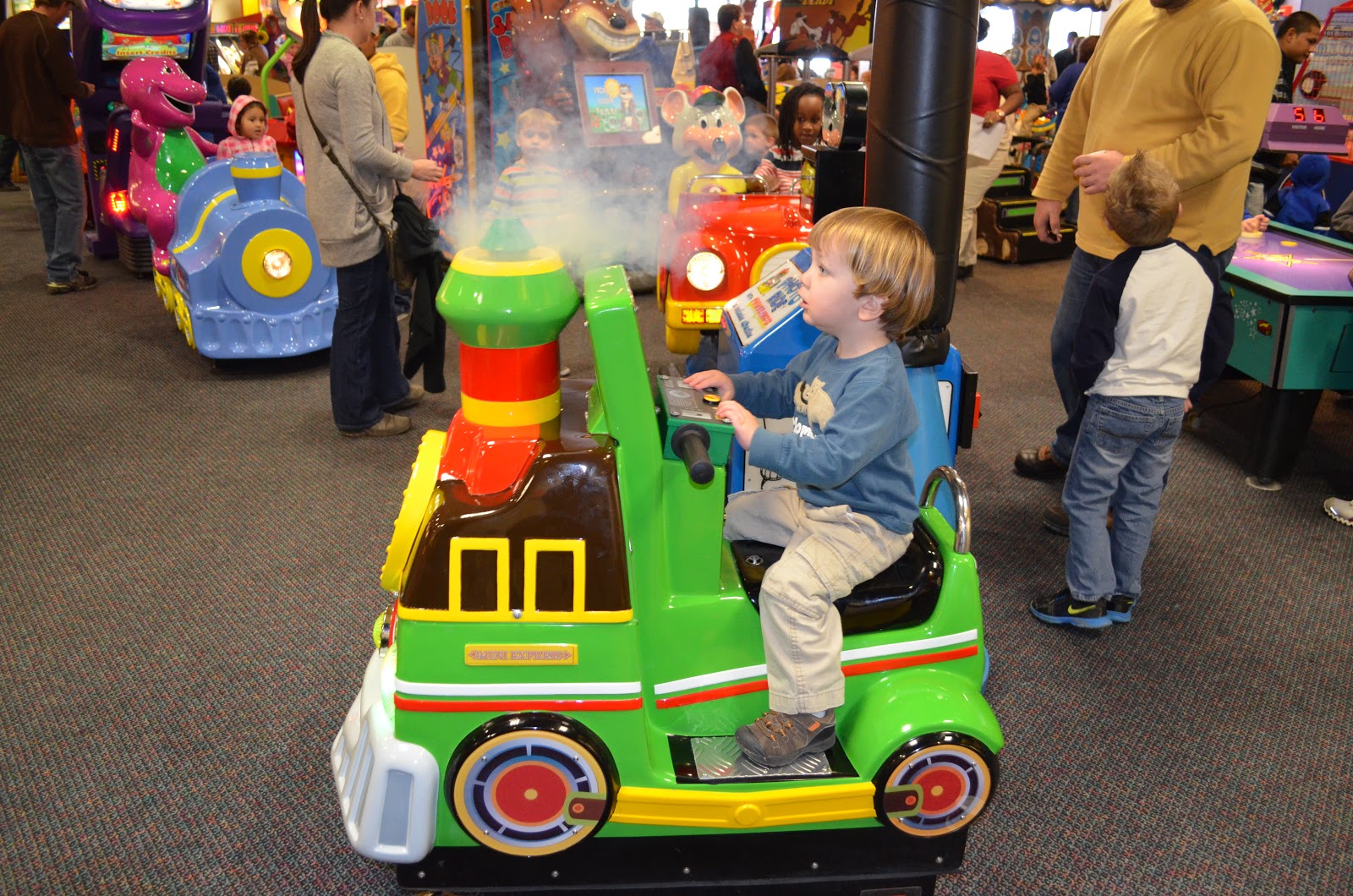 Fun with the Robinson Family: Chuck E Cheese