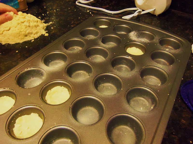 Alixx Adventures!: Mini Mini Pecan Pie!