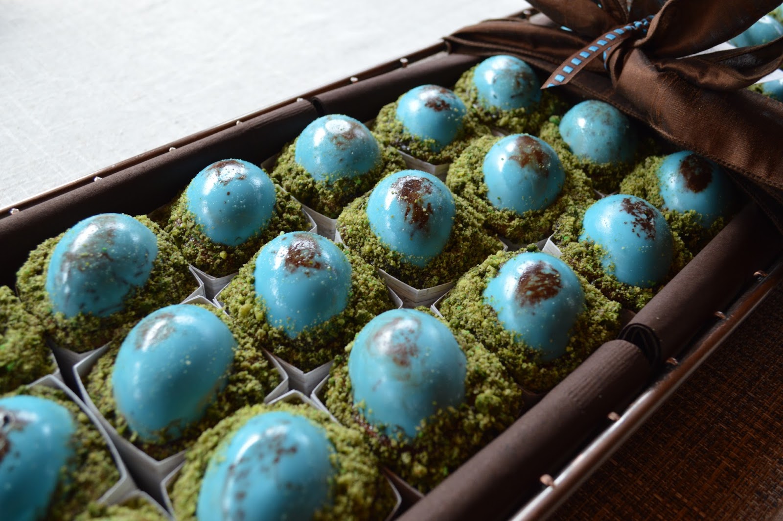 Once Upon A Pedestal: Speckled Easter Eggs