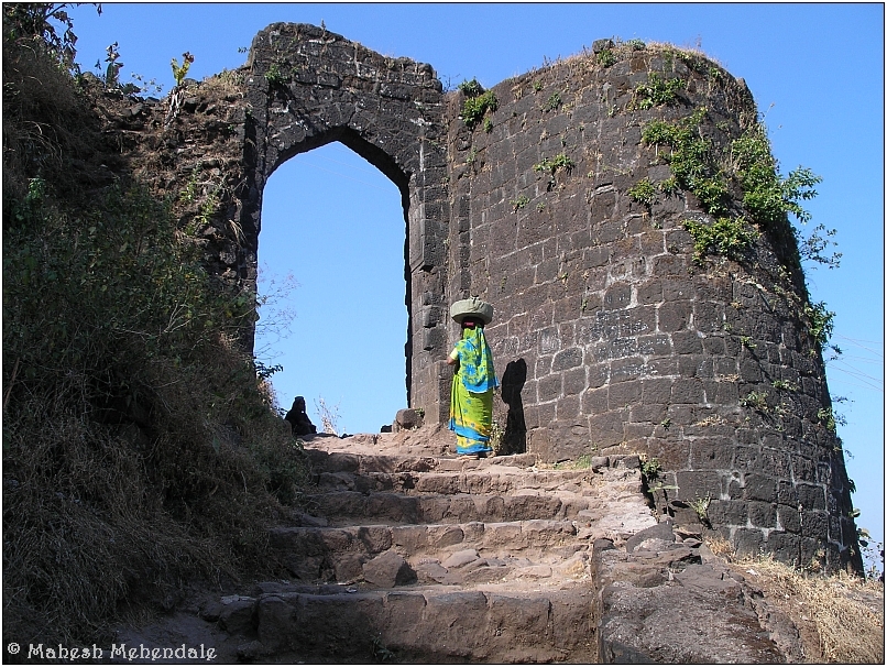 The Floating Clouds: Sinhagad - a chapter from Maratha history