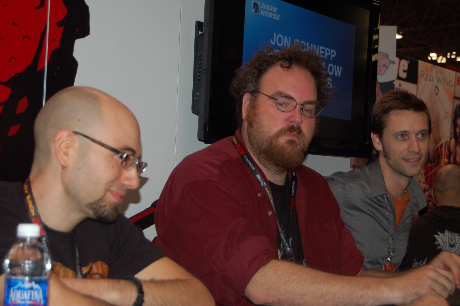 Midnyte Reader: NY Comic Con 2011 recap - Book and comic signings.