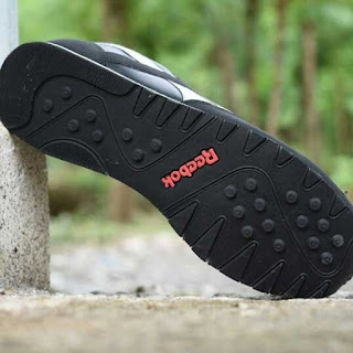 Sepatu Reebok Clasic Warna Hitam [SRC2502] | Omsepatu.com