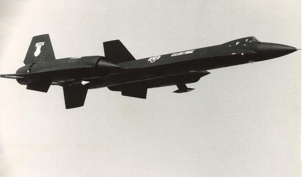 AVIÕES MILITARES: Lockheed A-12 Oxcart - Precursor do SR-71 Blackbird