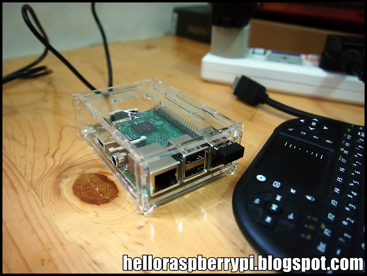 Hello Raspberry Pi: Raspberry Pi 3 open box and first boot Raspbian Jessie