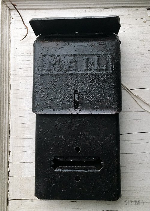 She's Crafty: Fall Vintage Mailbox Door Hanger