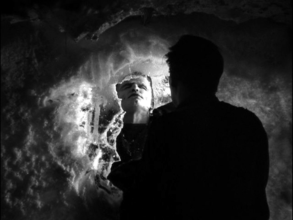 13: FRANKENSTEIN MEETS THE WOLF MAN / Universal Pictures - 1943