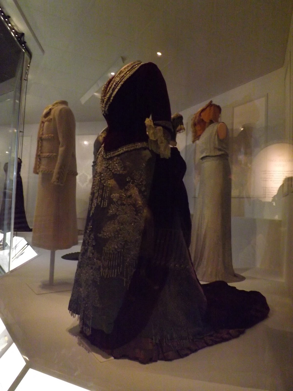 Confessions of a Seamstress: The Dresses of America's First Ladies