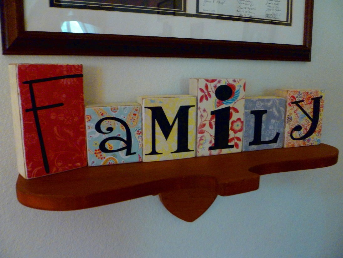 Pocket Full of Pink: FAMILY blocks decor