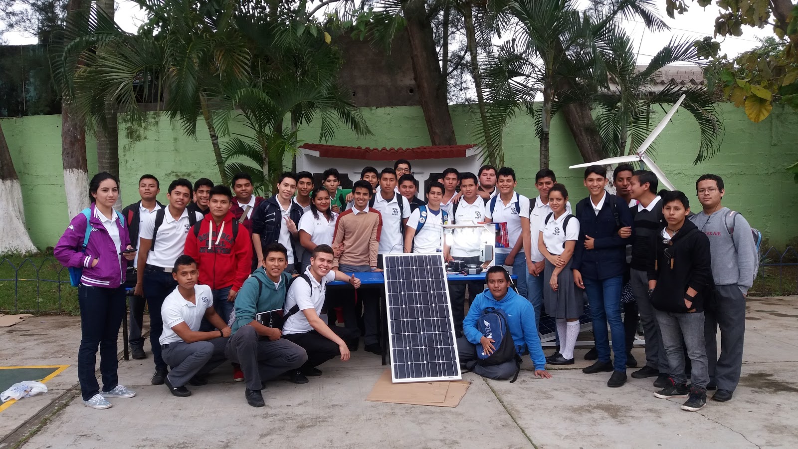 Labor Docente CBTIS 85: Entrega de Proyectos de Electricidad 5AEV CBTis 85