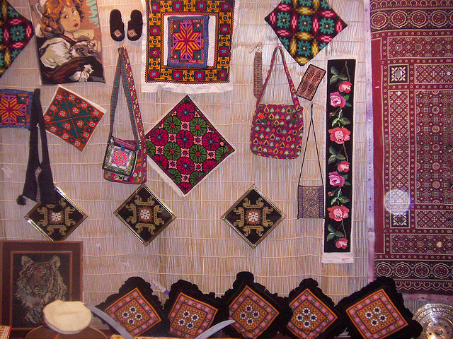 Mera Pakistan: Pakistani Handicrafts: Fascinating and Captivating