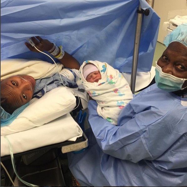 Welcome To Ajayi's Blog: Nigerian Woman Gives Birth In US After Series ...