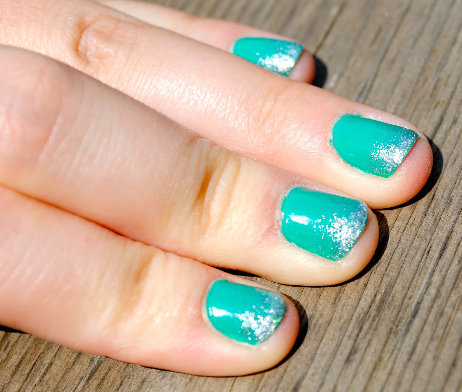 . love & sunshine & nail polish .: Frosted Tips: relief from the heat