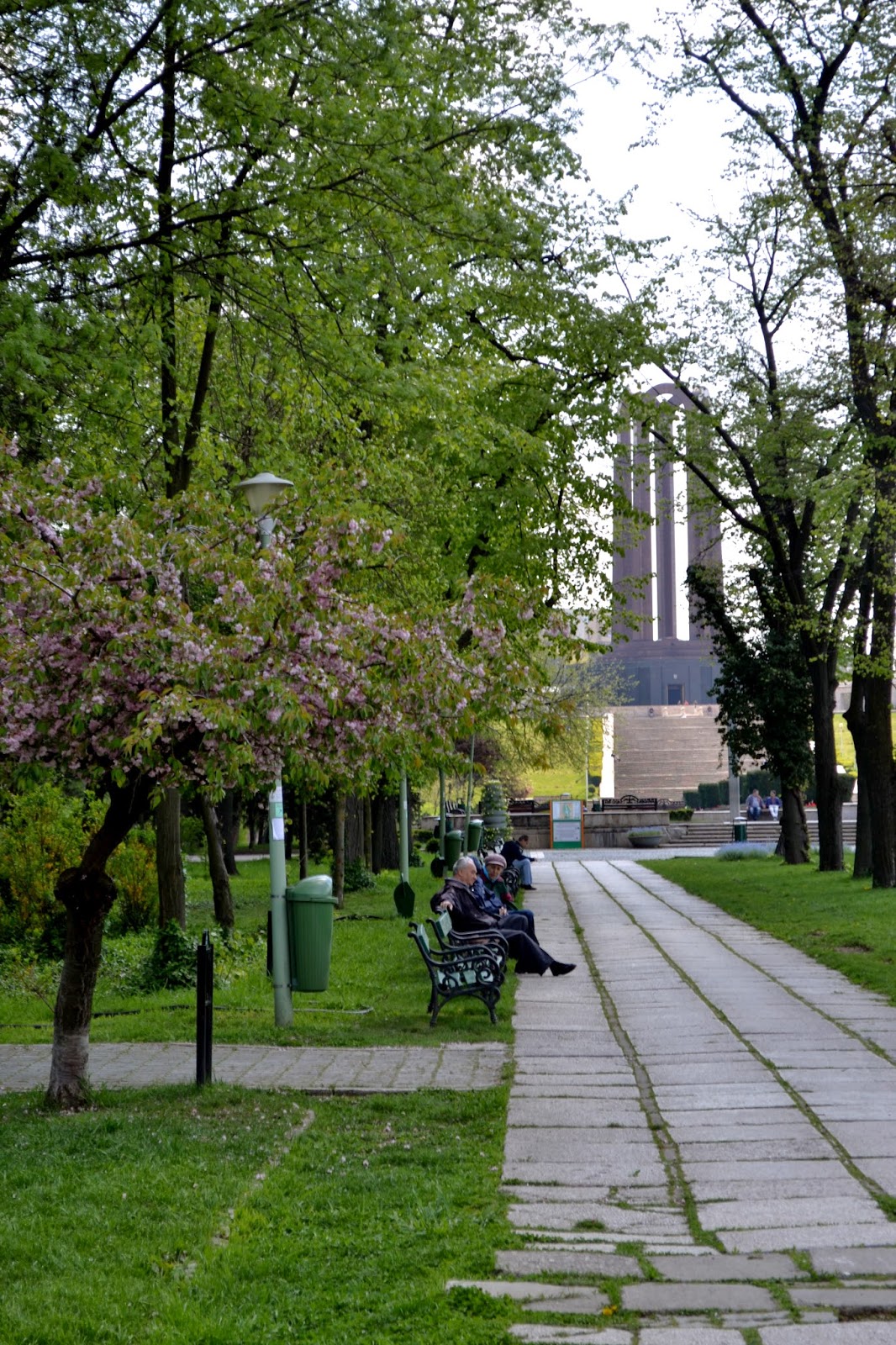 Charming Bucharest: Spring in Carol I Park