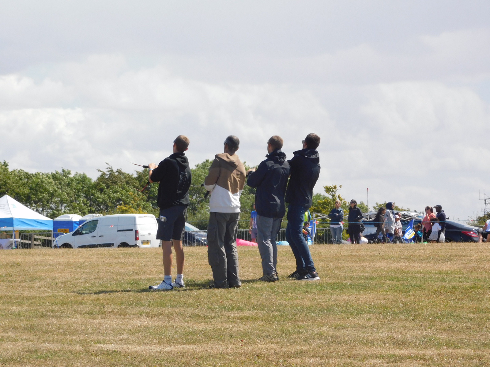 Flying Fish Kiting Team: Dunstable Kite Festival