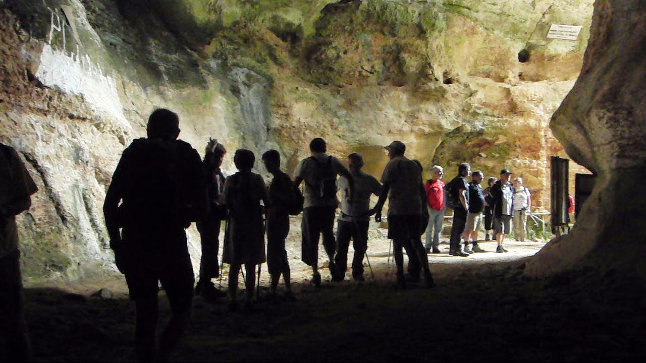 VTT OLONZAC MINERVOIS: Les Esclops visitent la grotte d'Aldène
