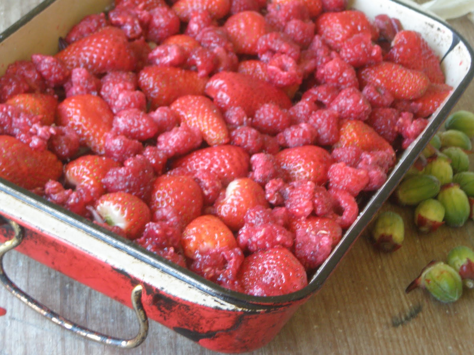 The InTolerant Chef ™: Roasted Ruby Fruits