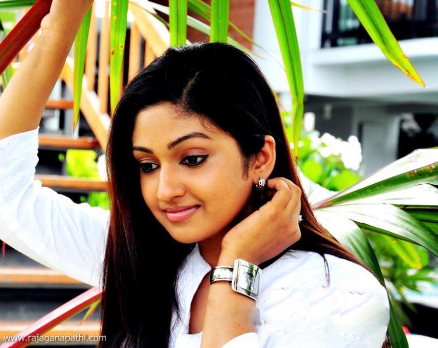 ACTRESS MITHRA KURIAN NEW LATEST HOT STILLS | GATEWAY TO WORLD CINEMA