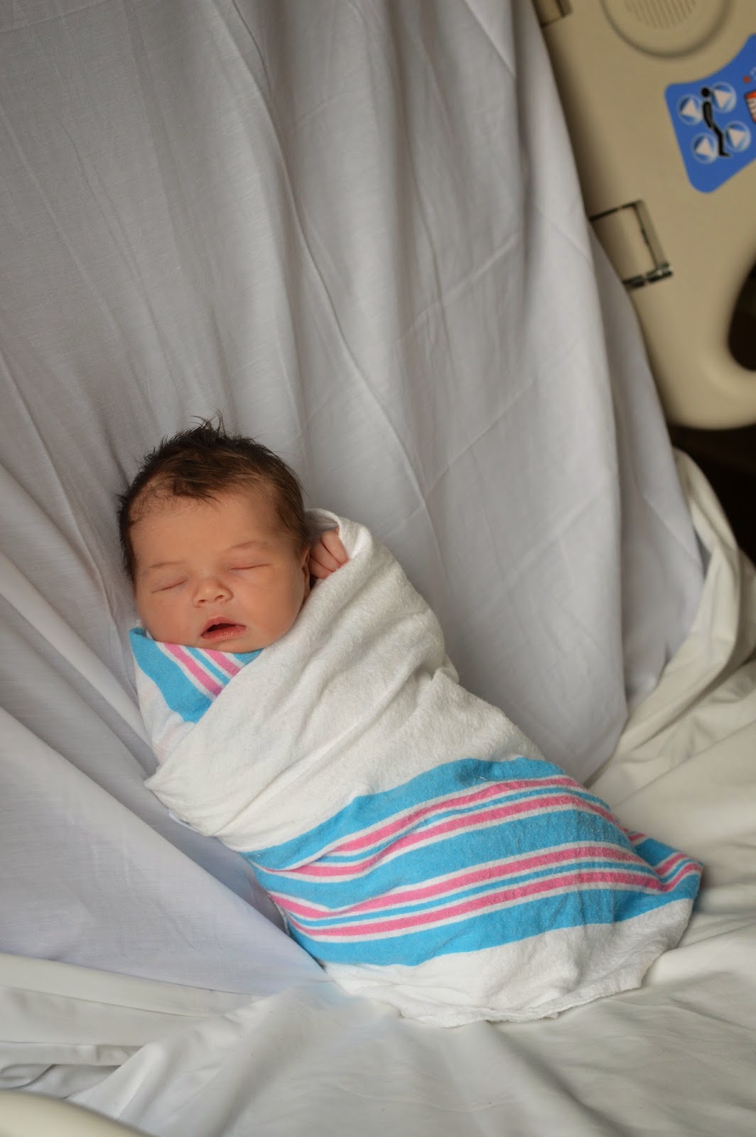 Tess Hospital Stay {Day 2} - The Journey of Parenthood...