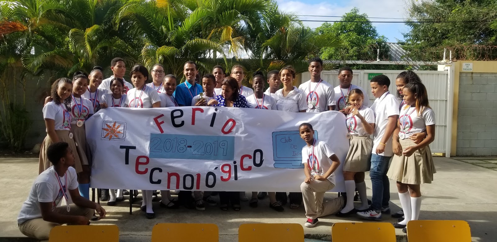 Educación con las TICs: Estudiantes Del Club De Informática Reciben ...