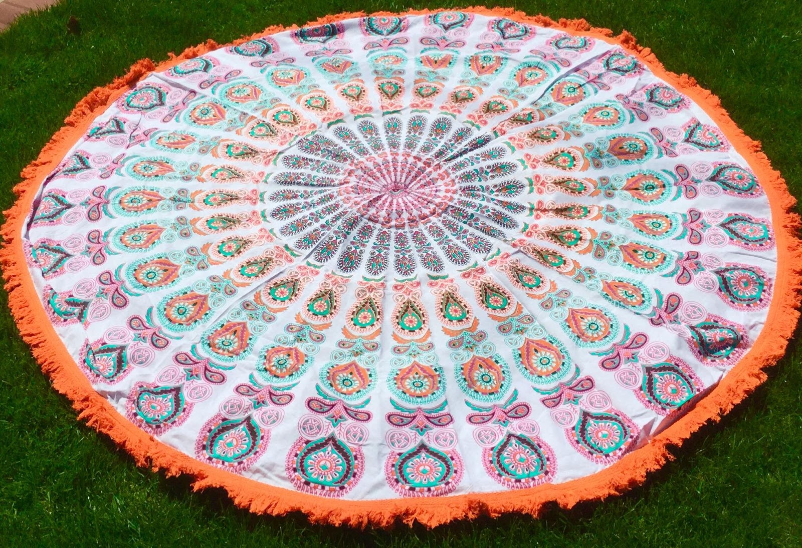 Home Decor And More - Be Your Own Kind Of Beautiful: QUILTED ROUNDIES