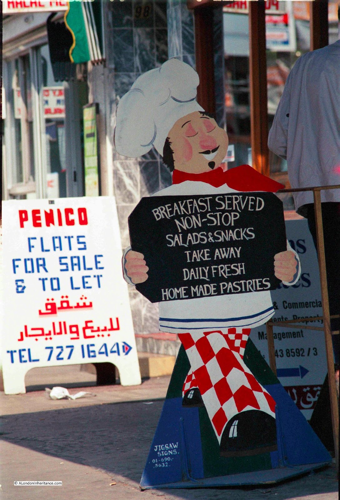 33 Fascinating Photographs That Show What London Shops Looked Like in ...