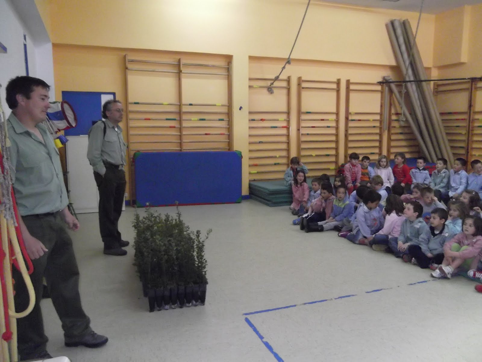 LA MAGIA DE LOS 5 AÑOS: VISITA DE LOS GUARDABOSQUES