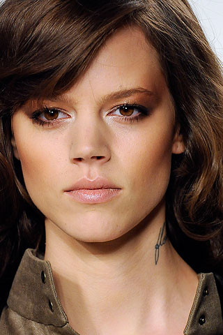 Andrea Samuels Makeup: Freja Beha Erichsen