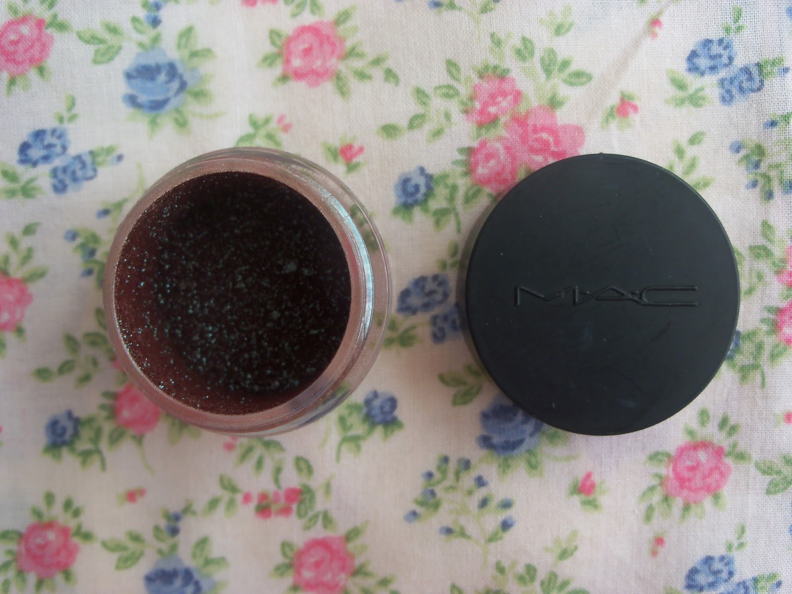 Burda Kozmetik Konuşulur: Mac ¦¦ Blue Brown Pigment