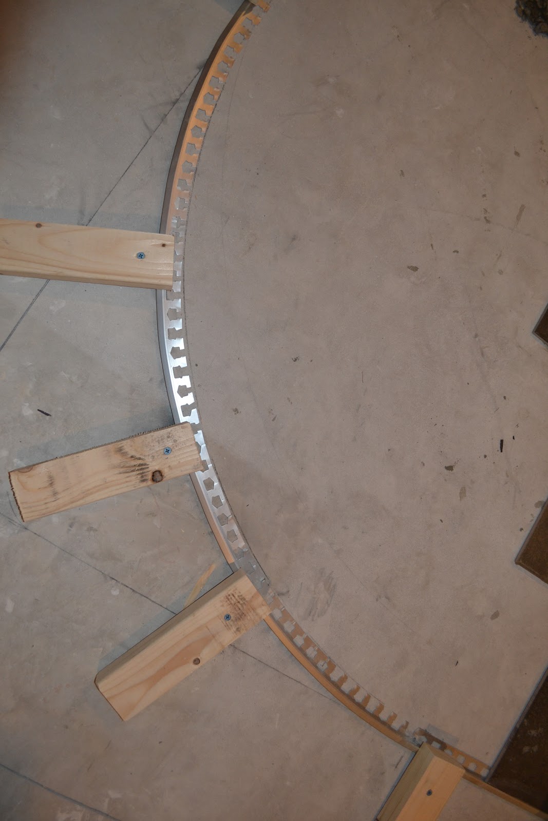 The Penny Parlor: How to Curve a Tile Transition Strip