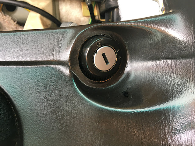Mercedes-Benz W123 and R107 DIY: W123 Ignition Switch and Lock