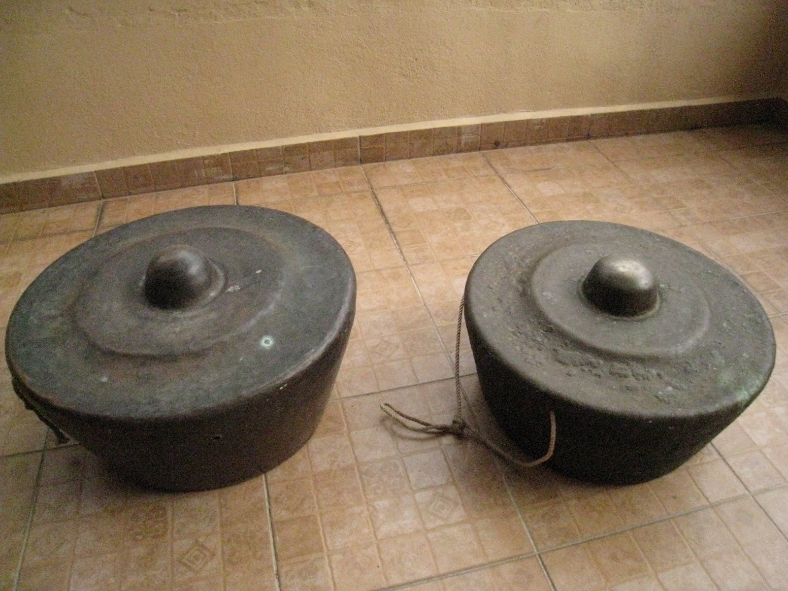 ASIAN HERITAGE MUSEUM: Ancient Malay Drums and Gongs
