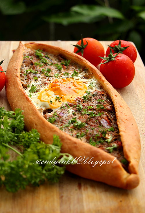 Table for 2.... or more: Kiymale Pide @ Turkish Minced Meat Pita