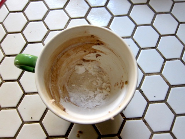 How to clean a stained coffee cup | Root Simple