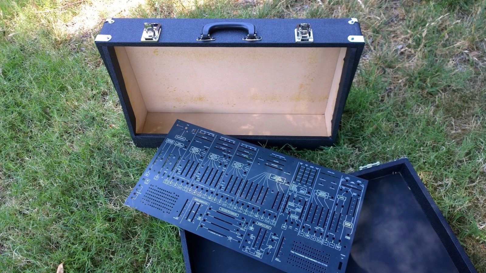 MATRIXSYNTH: ARP TTSH 2600 SYNTHESIZER CUSTOM CASE