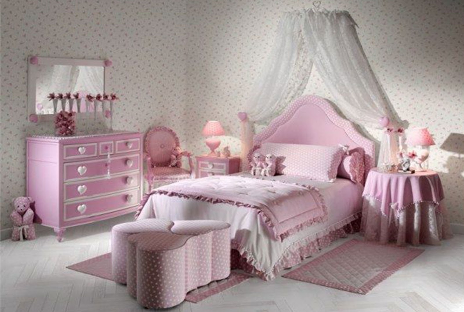 Home Priority: Beautiful Feminine Bedroom Design with Feminine Ornament